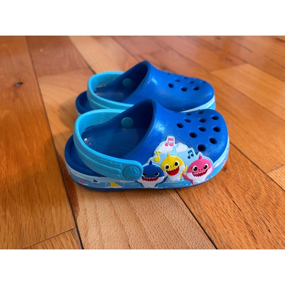 CROCS | Shoes | Crocs Kids Funlab Baby Shark Band Clog Size C5 | Poshmark